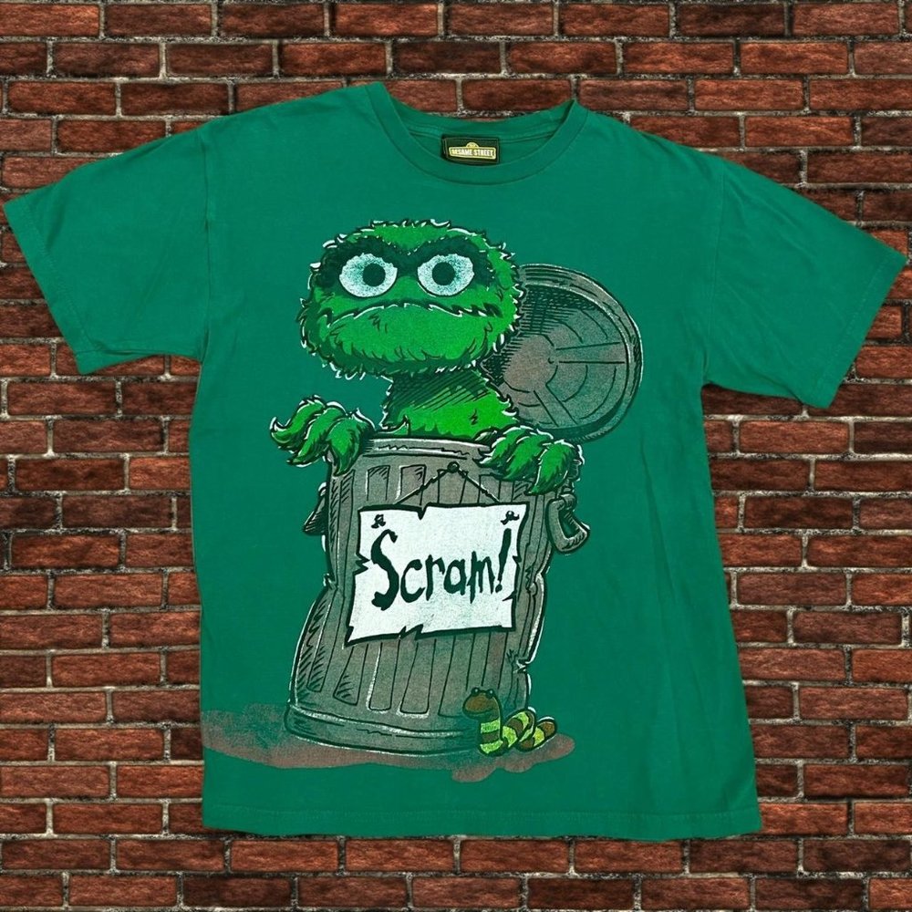 Sesame Street Oscar The Grouch Scram Graphic Short Sl… - Gem